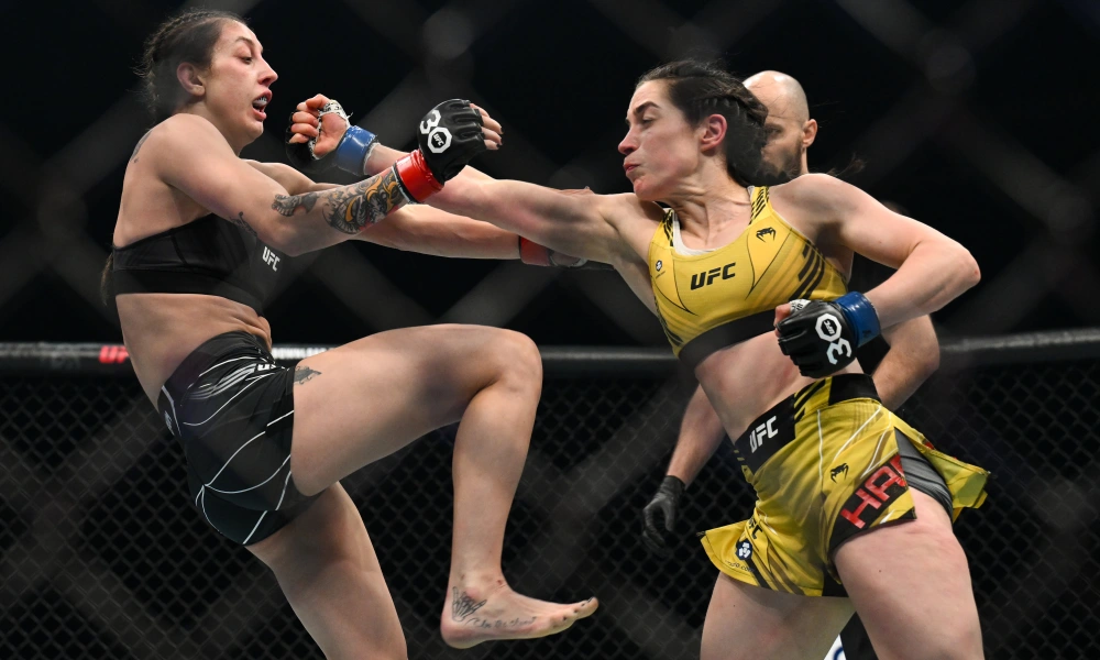 Veronica Hardy defeats Juliana Miller - Sports Joust